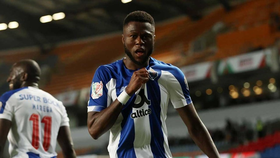 Mbemba ficou sozinho - Sou Portista Oficial