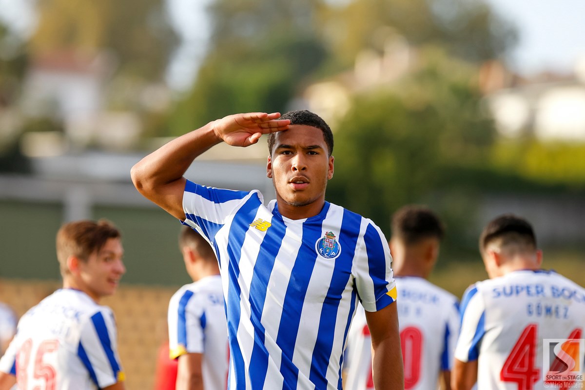 VÍDEO: Golaço de Danny Loader dá primeira vitória ao FC Porto B - Sou ...