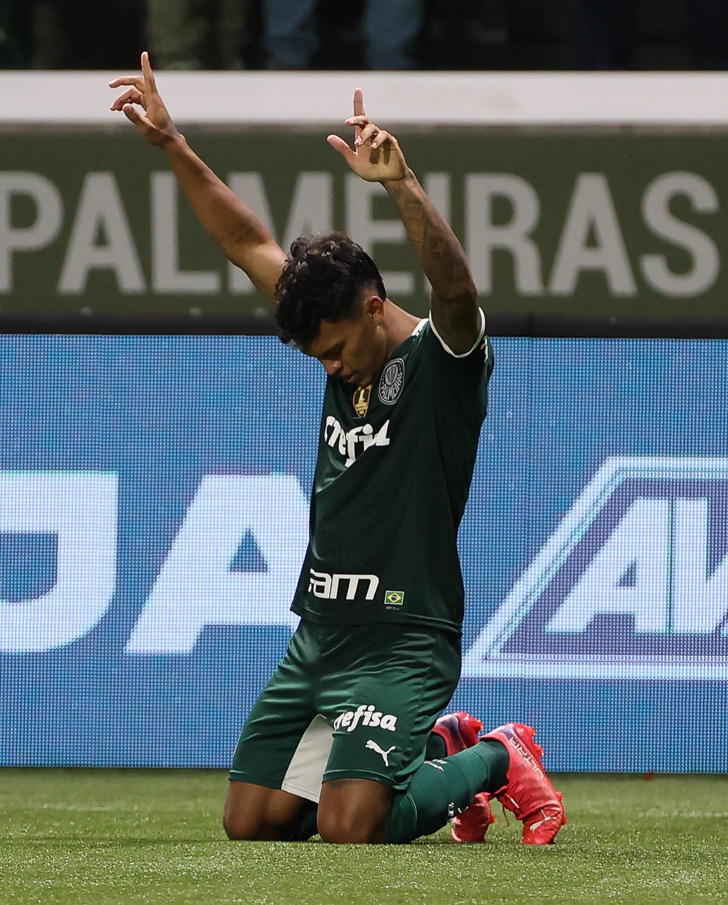 Gabriel Verón já aterrou no Porto - Sou Portista Oficial