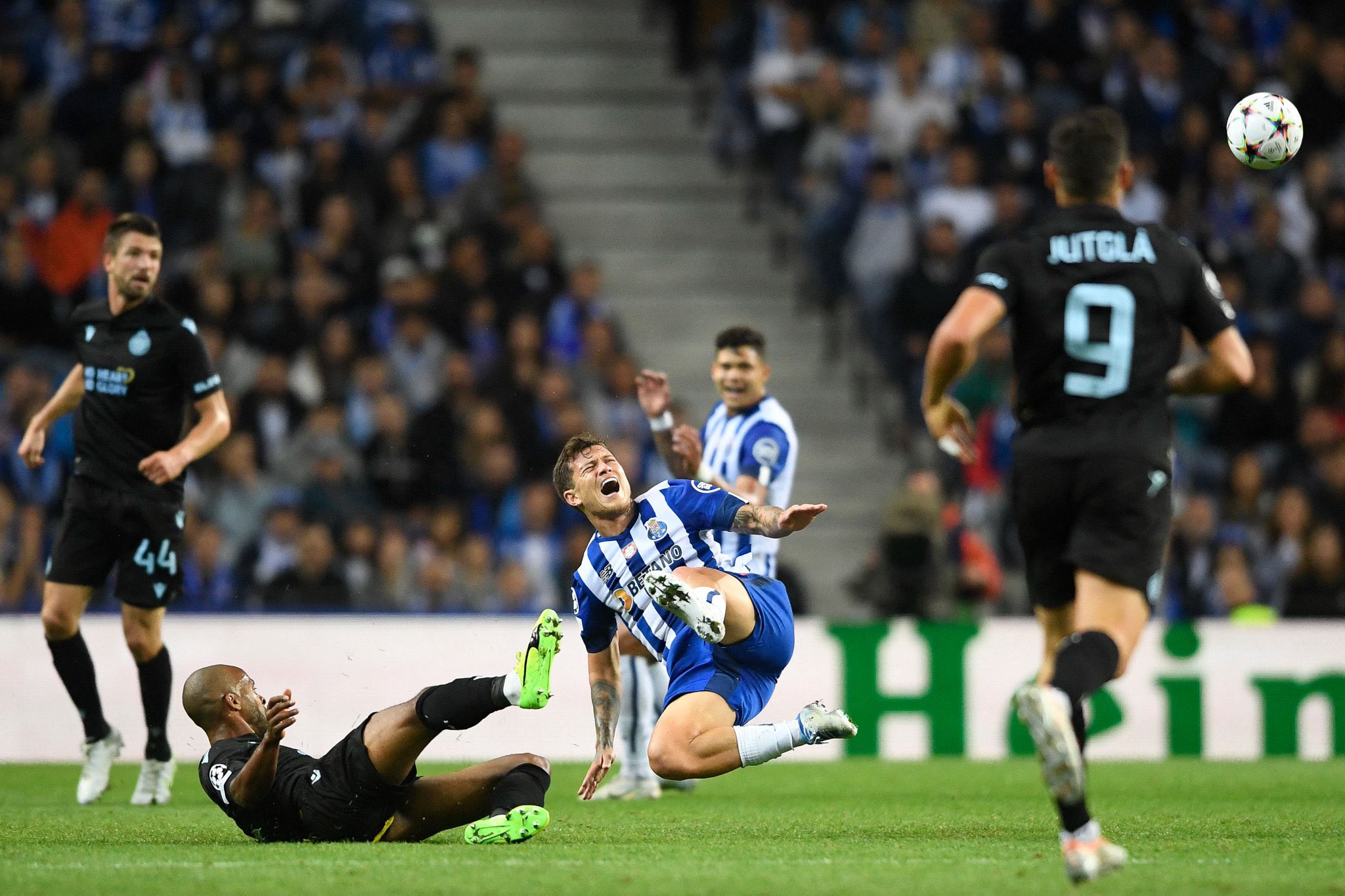 VEXAME EUROPEU NO DRAGÃO - Sou Portista Oficial